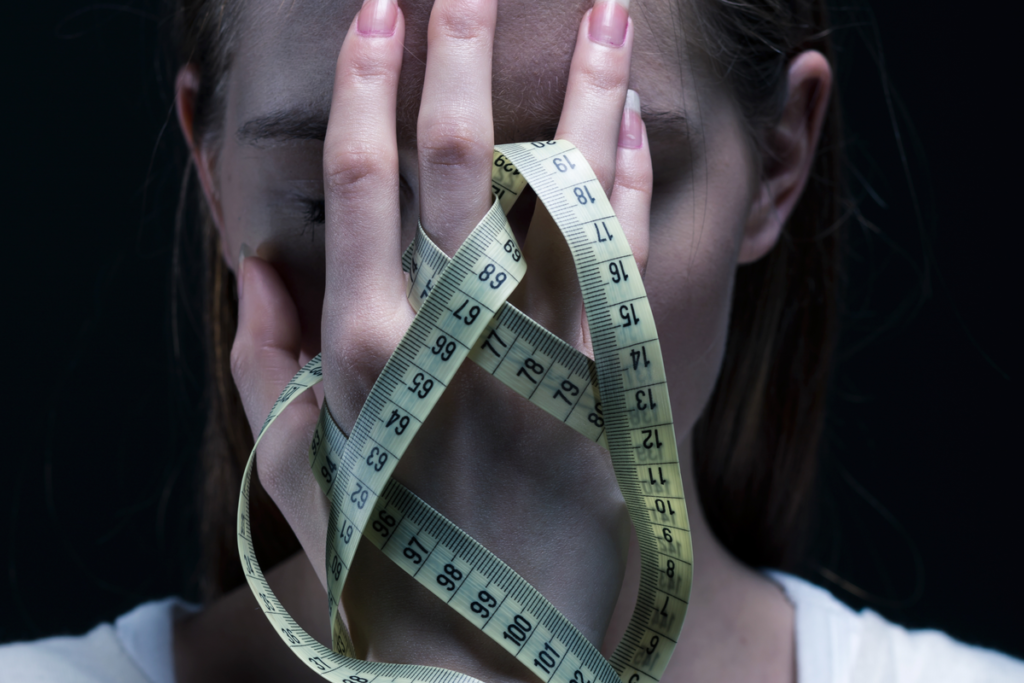 Segundo a ciência, a anorexia pode alterar a estrutura do cérebro